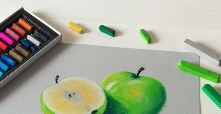 Pro Tips on How to Seal Chalk Pastels on Canvas - Choose Marker